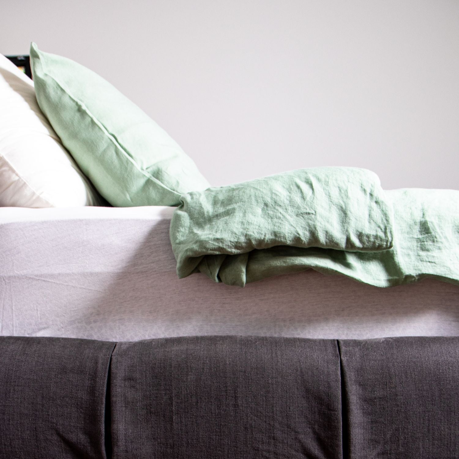 Does Linen Shrink? Tips to Prevent & Manage Linen Shrinkage – Franck ...